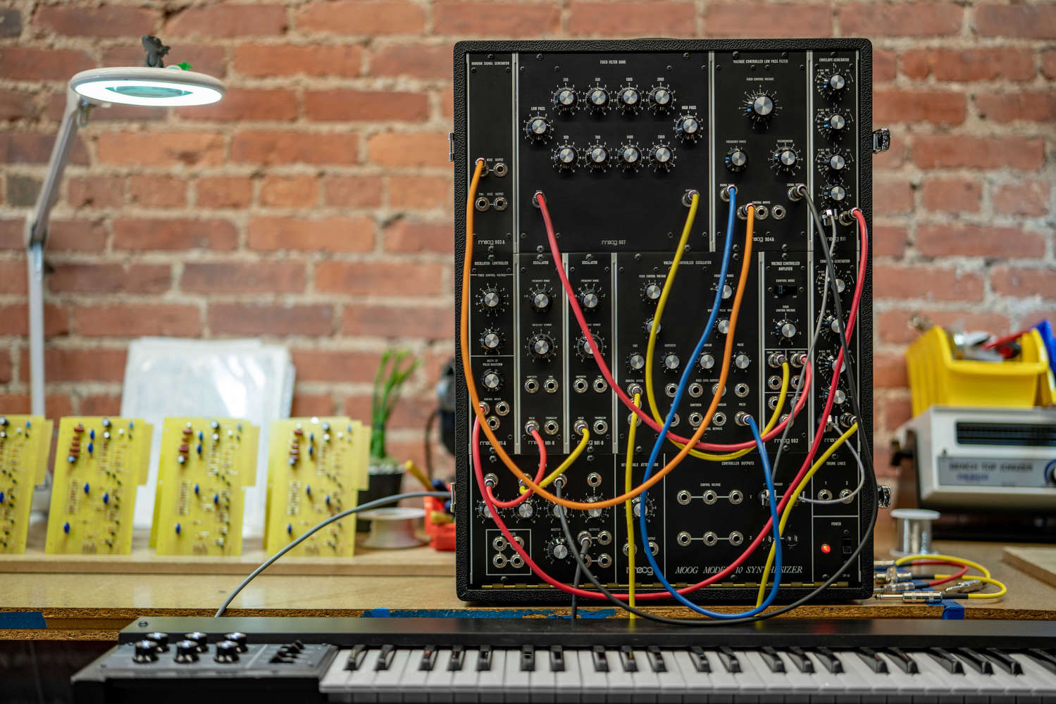Moog bietet das Modularsystem Model 10 an - Sequencer Archiv Synthesizer, Sequencer, Nerdic Walking