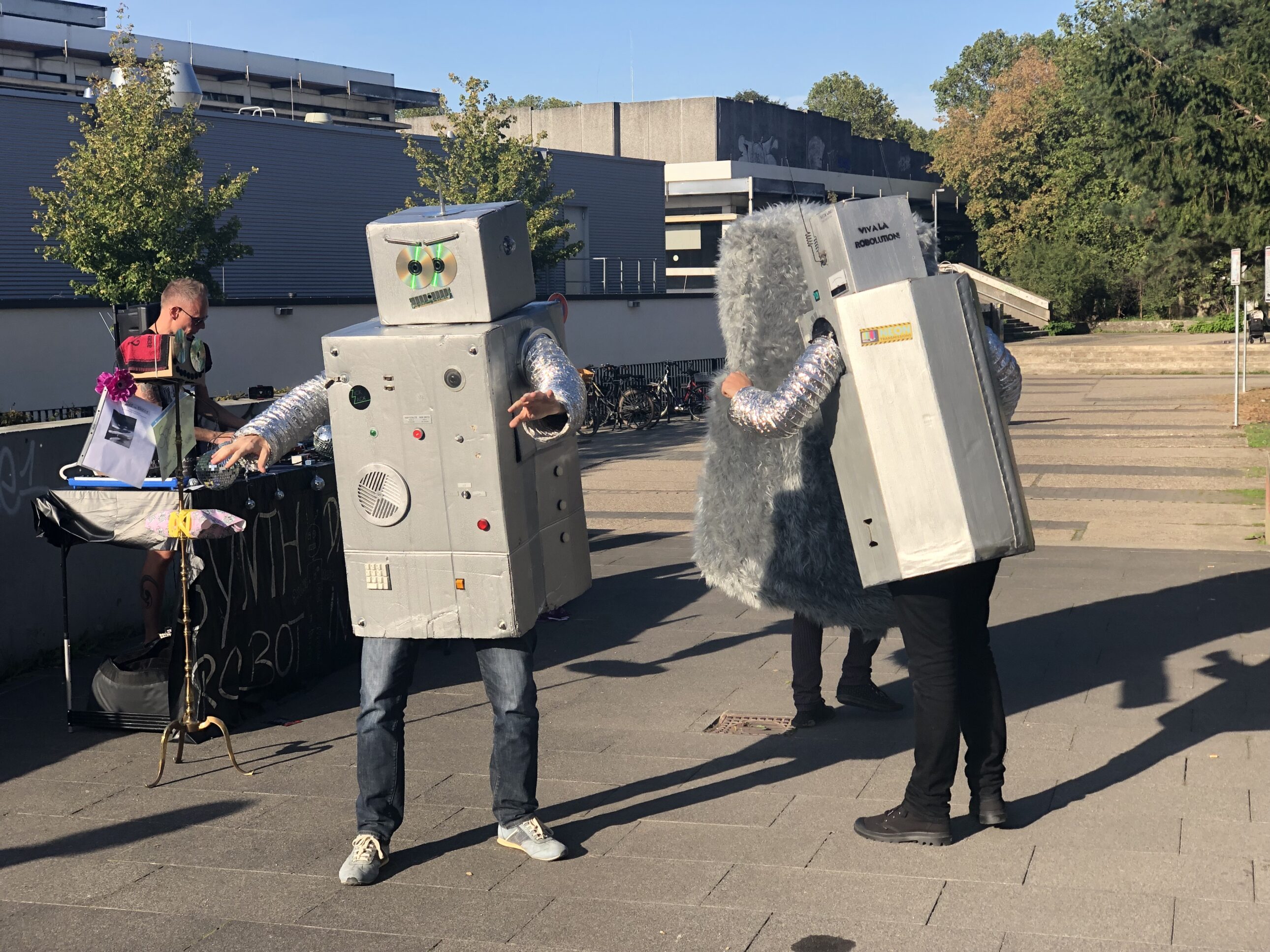 Synth Robot Dance Invasion - Cologne - Archiv Sequencer News