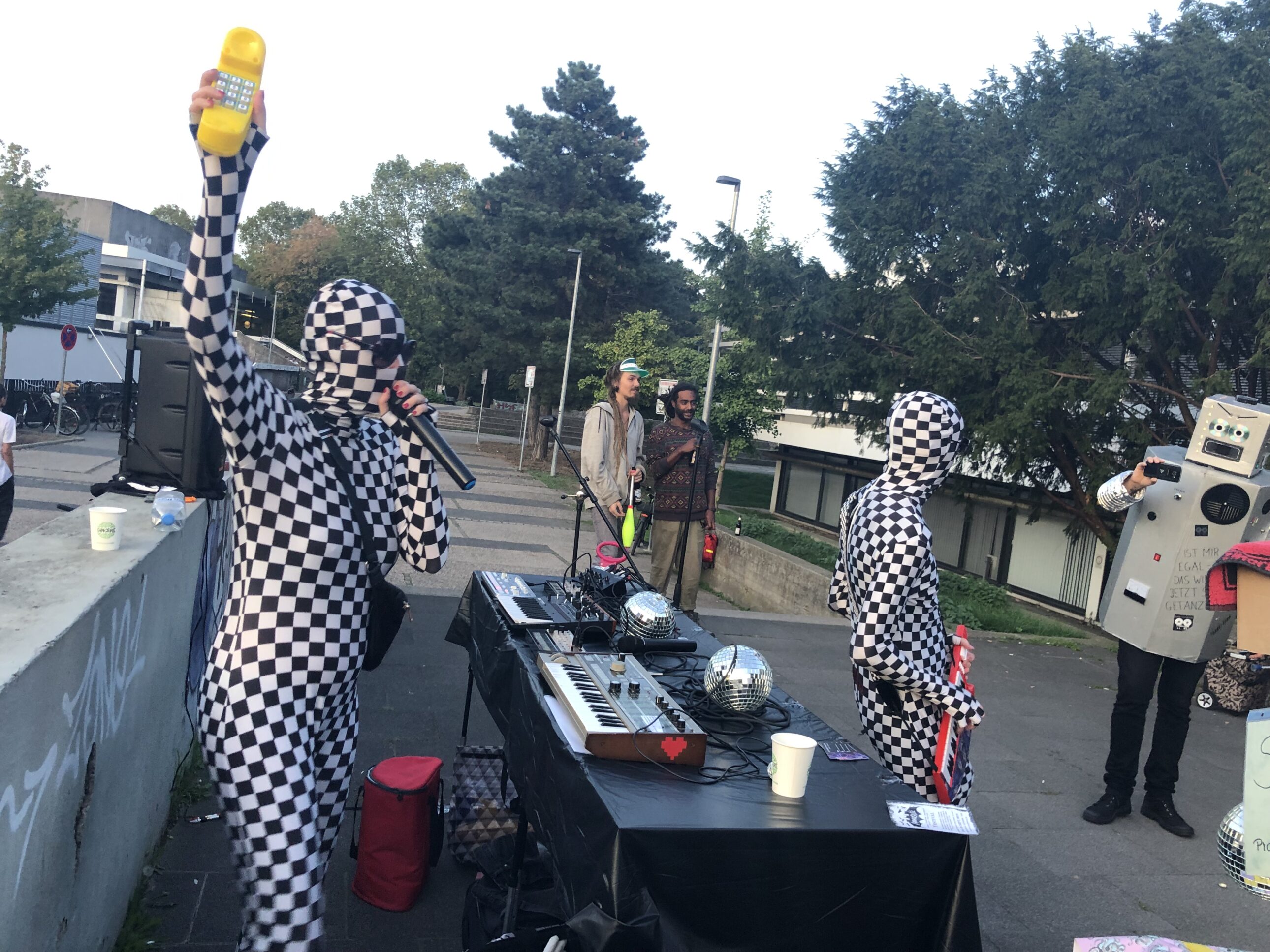 Synth Robot Dance Invasion - Cologne - Archiv Sequencer News