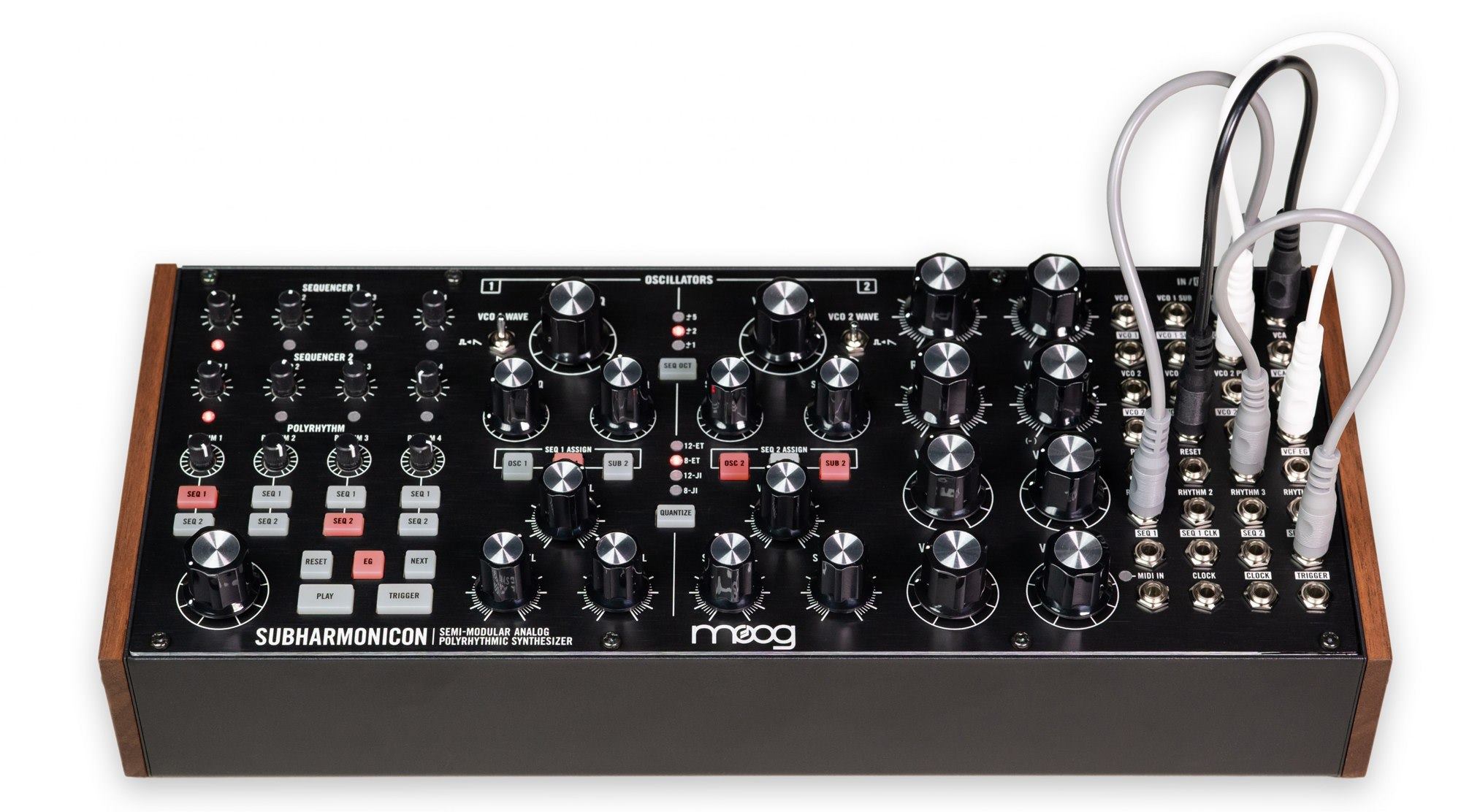 Moog Subharmonicon - 6 OSC Synth mit Rhythmus-Melodiemuster-Sequencer ...